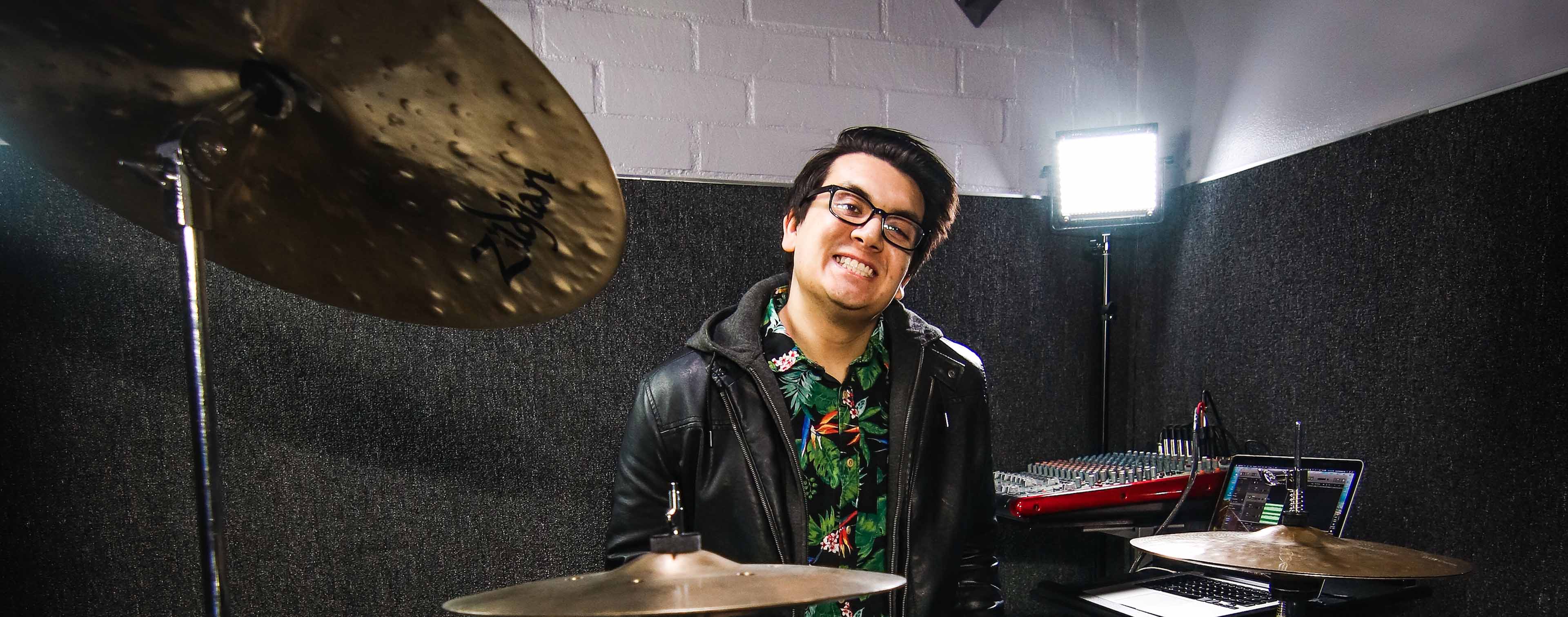 David Cola | Pearl Drums -Official site- David Cola | Pearl Drums -Official site-